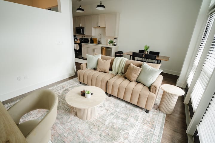 Cozy Neutral Loft Near Downtown And Broadway - Nashville, TN