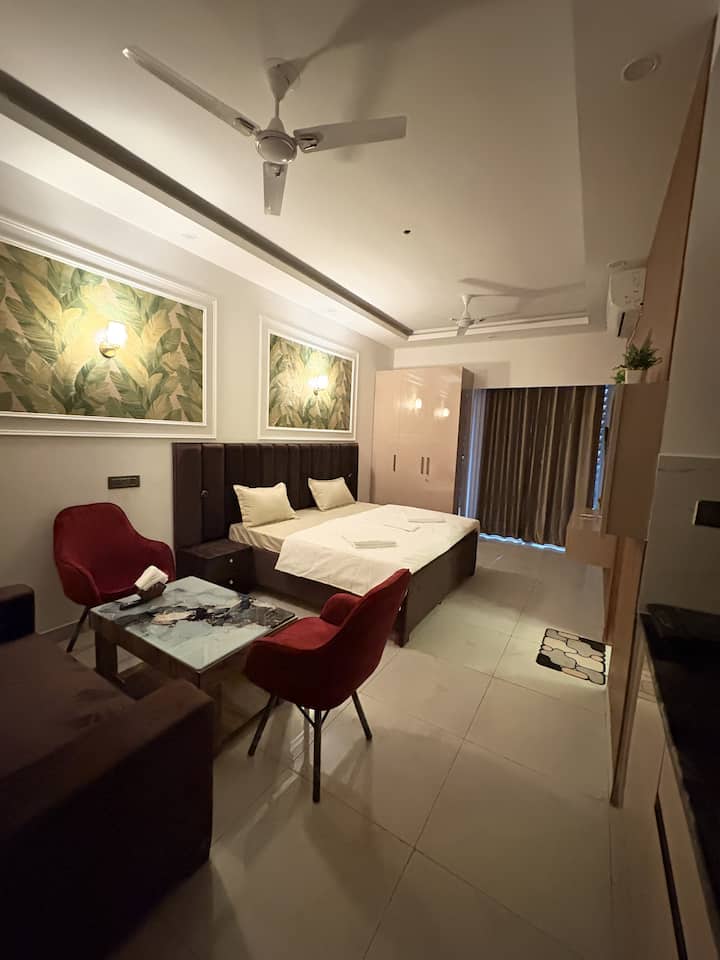 The Arlo - North Eye 649 - Noida