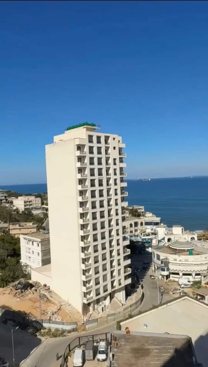 F3 En Face De La Mer. - Annaba