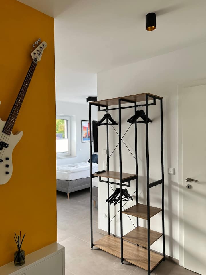 Heaven Homes: Studio Für 4 | Balkon & Free Parking - Paderborn