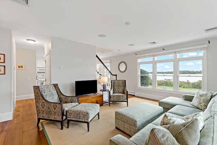 Rocky Point Retreat - Private Waterfront Oasis - Brewster, MA