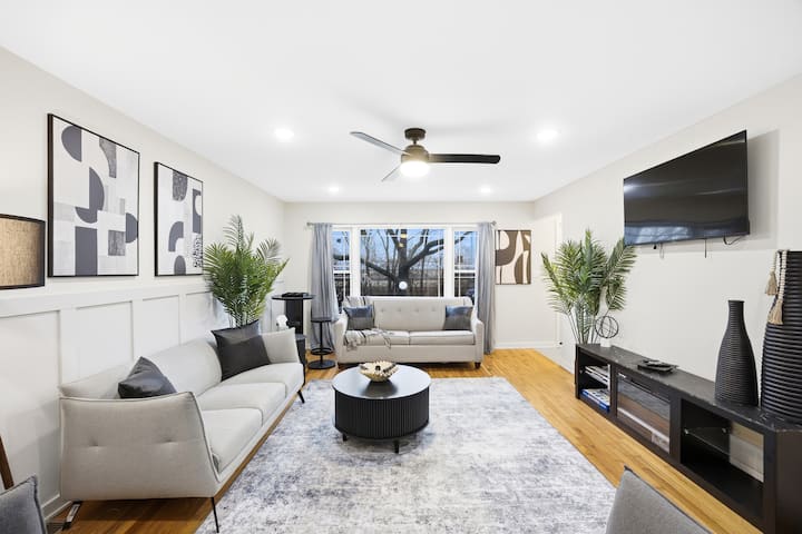 Spacious 5br Chicago Home, Sleeps 15, Free Parking - Illinois