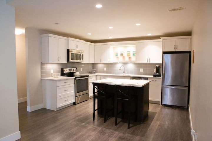 Modern 1-bedroom Suite In Wilden - Kelowna
