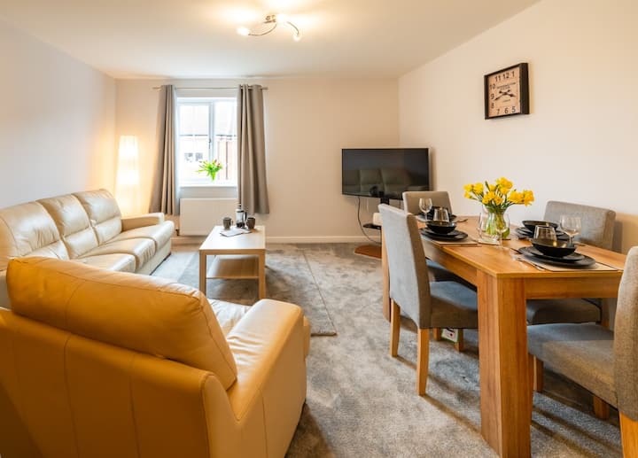 2-bed Apartment Near Hospital, Inc Parking - Shrewsbury