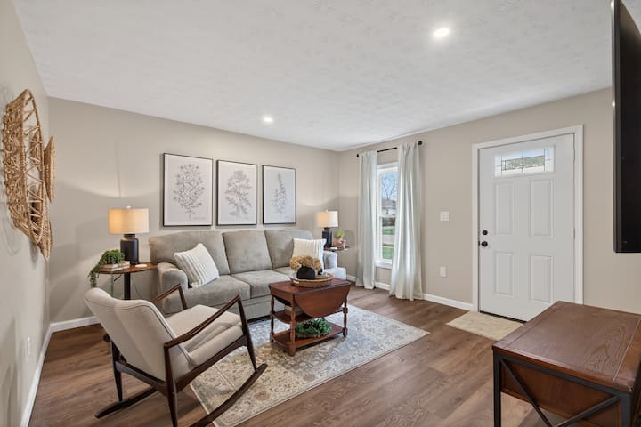 The Little Troy Bungalow - Troy, OH