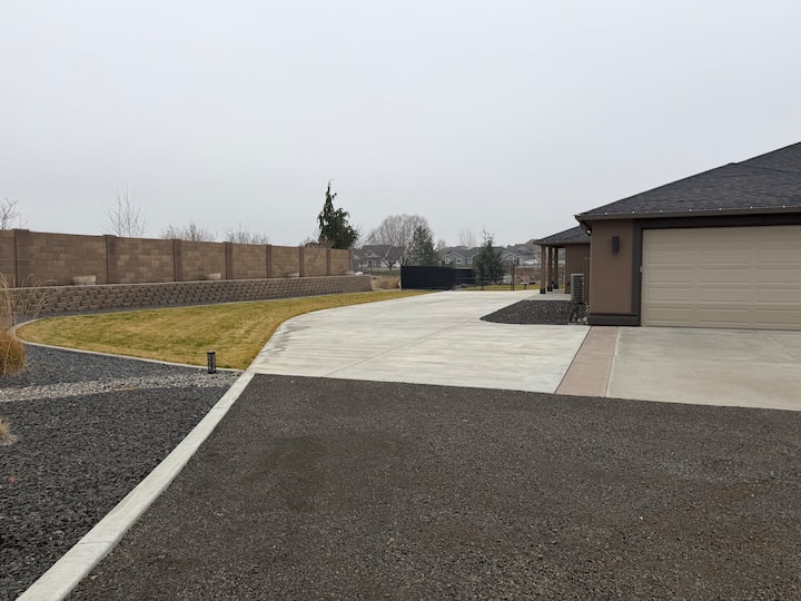 Amazing Guest House With Covered Parking - Richland, WA