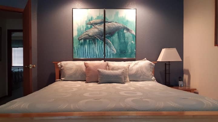 Whale’s Tail: Coastal Views & Walk To Town - Mendocino, CA