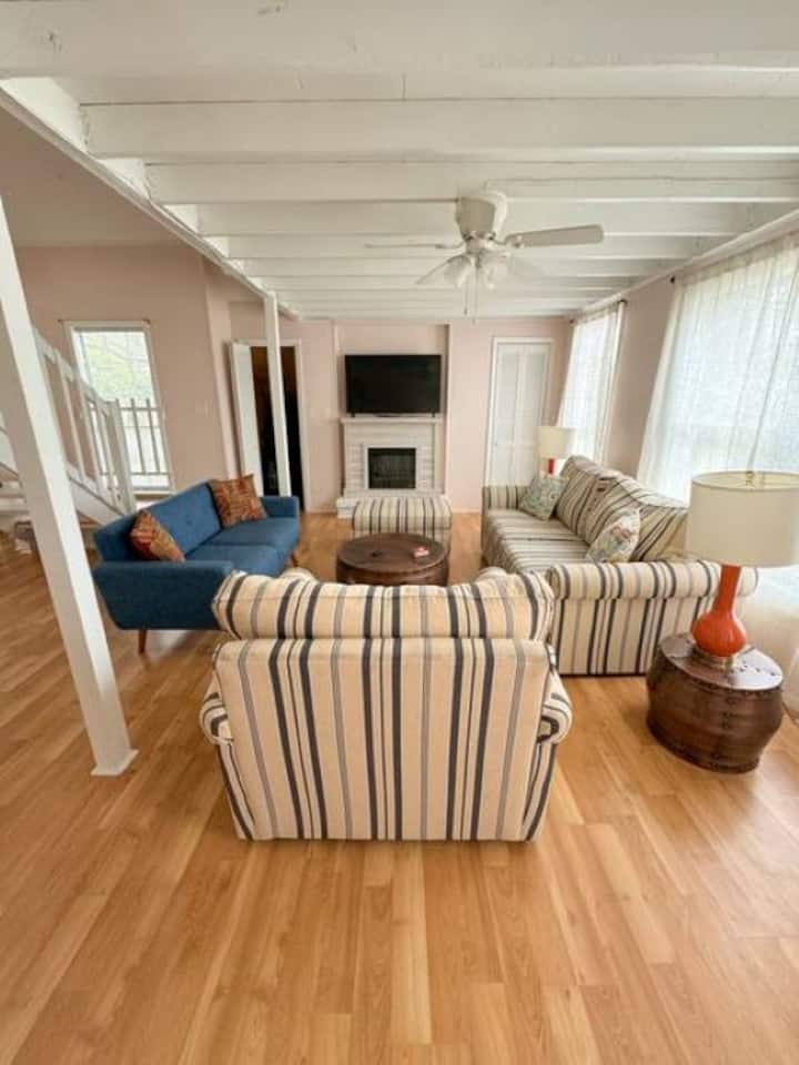 Surfside Beach House - Surfside Beach, SC