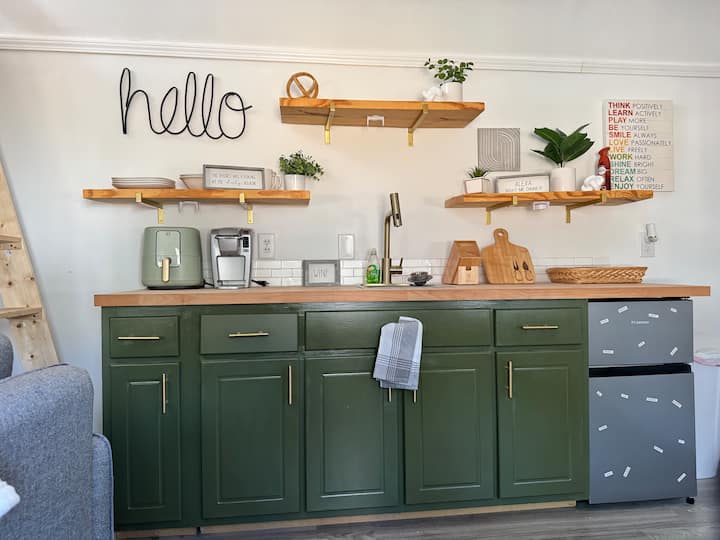 Modern Cozy Tiny Home Retreat W/ Loft - New Bern, NC