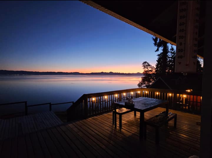 Bluffside, Mountain View Family Retreat - Camano Island, WA