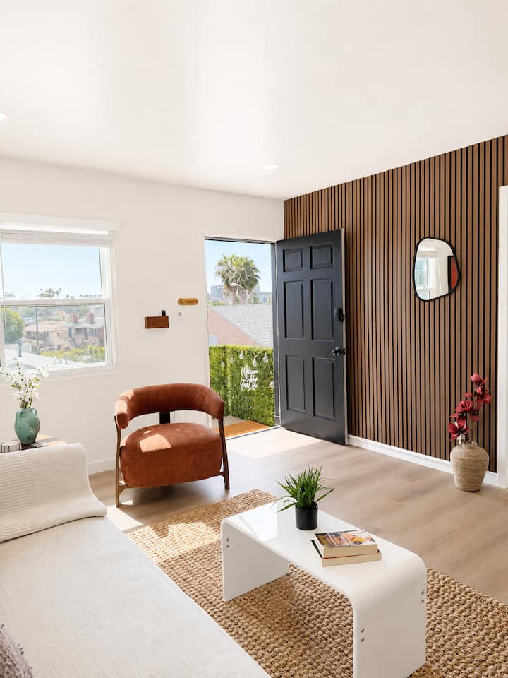 North Park 2br Escape | Cafés, Bars & Dining - San Diego, CA