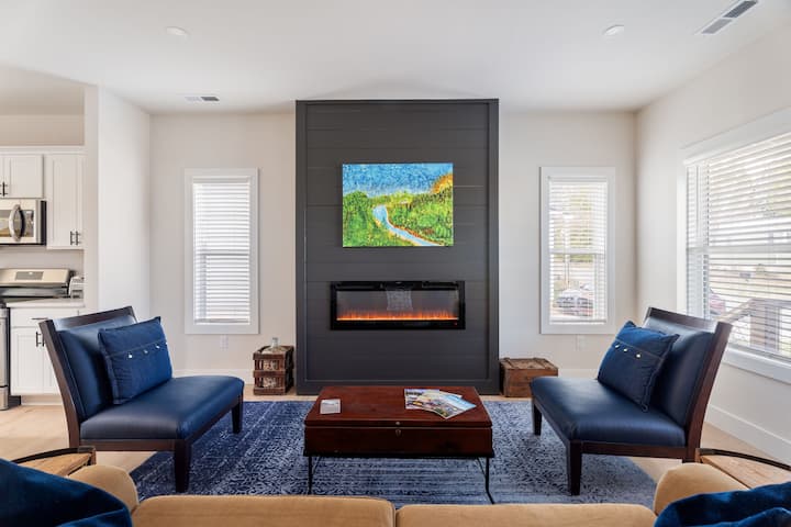 Mountain Charm Meets Modern | 3br Asheville Stay! - Asheville, NC