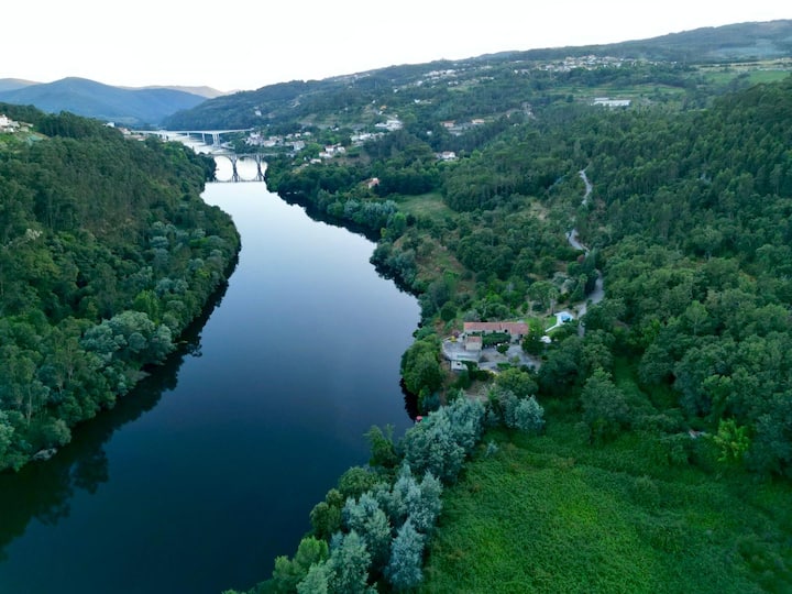 Riverfront Quinta With Pool & Boat – 10 Guests - Baltar