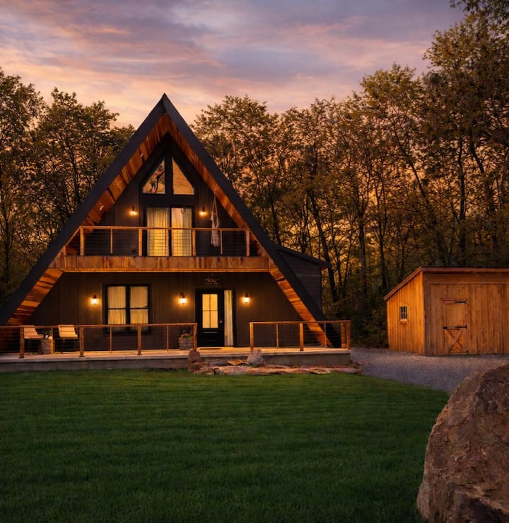 Sitting Rock A-frame - Hottub - Barbecue Grill - Honey Brook, PA