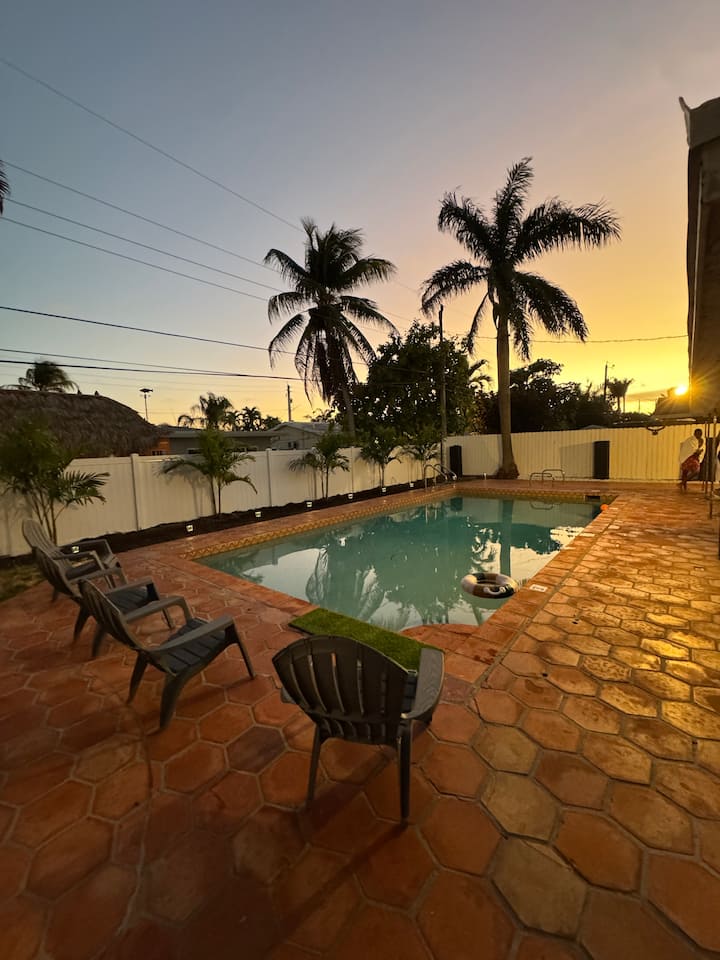 Beach Mansion 
3 Minute Drive To The Beach! - Pompano Beach, FL