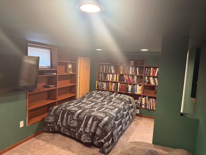 Private Apartment One Bedroom, Fully Furnished - Voorhees State Park, Glen Gardner