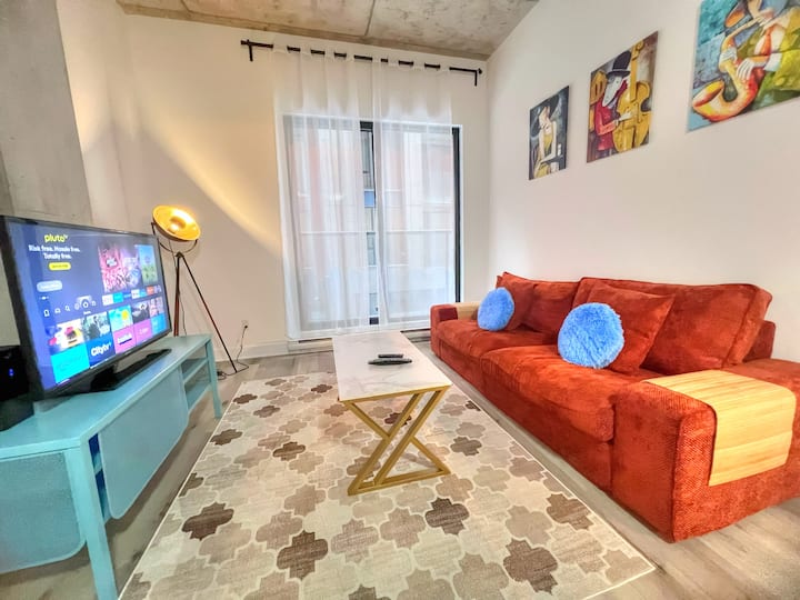 Modern Old Montreal Condo | Parking | Near Oldport - Montreal
