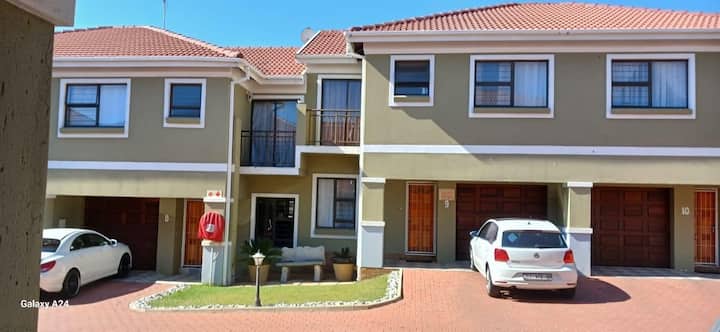 2 Bedroom Luxury Apartment 
A Home Away From Home - Secunda