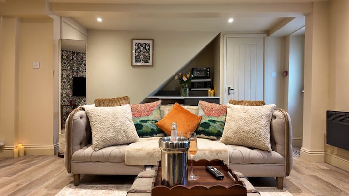 Tunbridge Wells Stylish Panties Apartment - Royal Tunbridge Wells