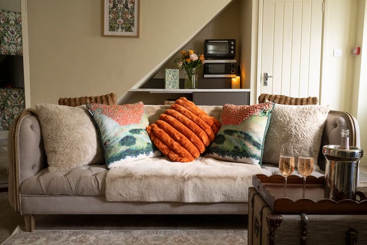 Tunbridge Wells Stylish Panties Apartment - Tonbridge