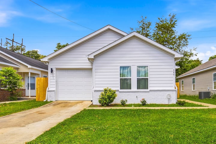Remodeled 3 Bed Warner Robins Ranch - Warner Robins, GA