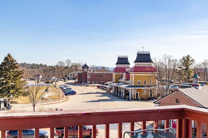North Conway Village King Suite - North Conway, NH