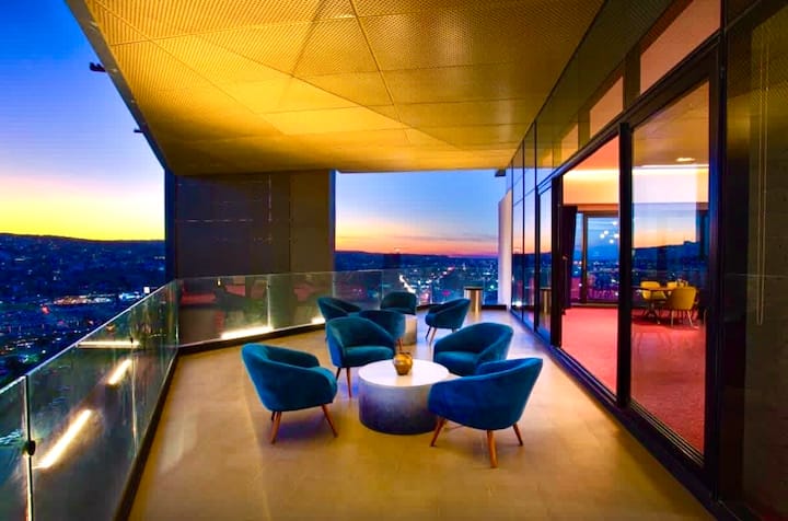 Skyline Escape: Luxe 2br W/ Balcony, Pool & Gym - Tijuana