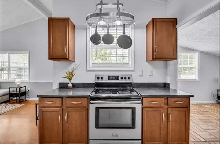 Lounging In Lowndes | The Blue Magnolia House - Columbus, MS