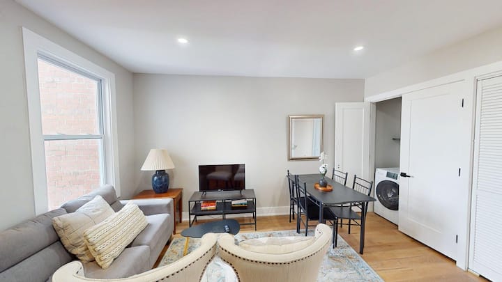 Modern 2br W/ Free Street Parking Near Metro - Hyattsville, MD
