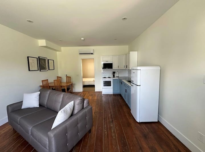 Chic Executive Luxury Style 1-bedroom Apartment - Miramichi