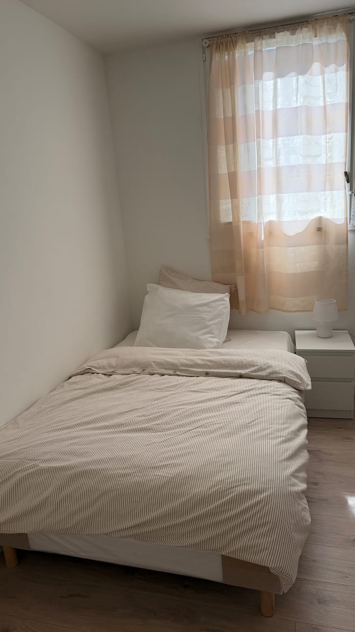 Chambre Avec Douche Privée - Évry