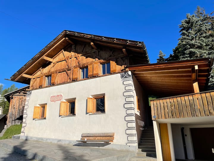 Engadinerhaus Mit Ausblick - Müstair