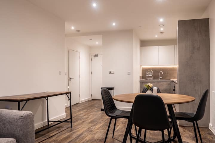 Round The Clock Bookings - Wharf 1ne - Barking