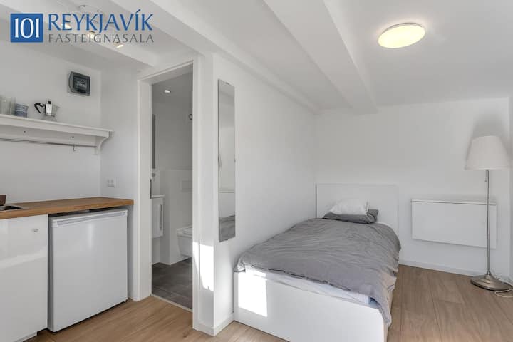 Cozy Private Guesthouse In Reykjavík - Reykjavik