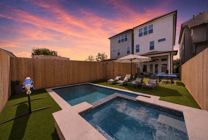 Heights Retreat | Heated Pool/spa | Elevator - Houston, TX
