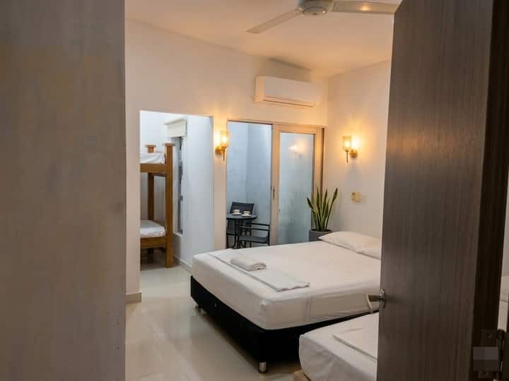 Habitación Tertulia, Un Espacio Amplio Y Cómodo. - Lorica