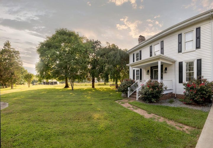 Welcome To Frank’s Place! Come Relax And Connect. - South Boston, VA