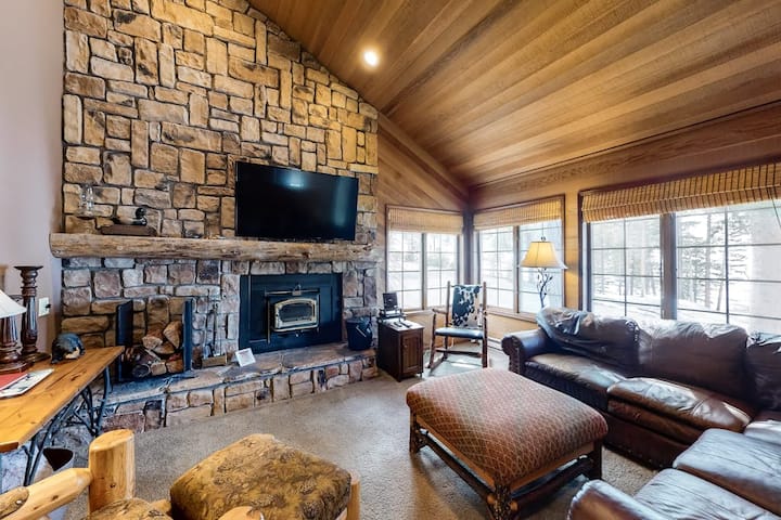 Lovely 3br Skiview 3rd-floor | Deck - Mammoth Lakes