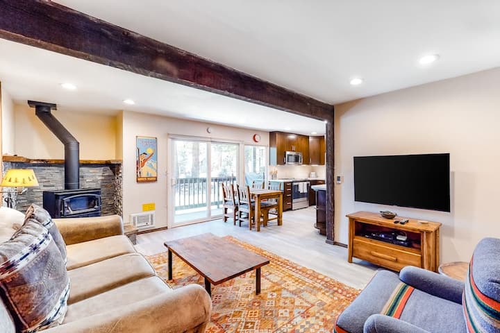 Comfy 1br | 1st-floor | Deck | Hot Tub | Sauna - Mammoth Lakes, CA