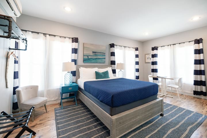 European Chic Studio - Long Beach, CA