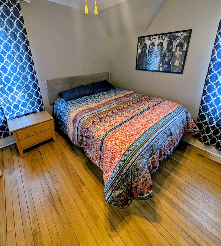 Urban Craftsman Near Light Rail (Apt 3) - Saint Paul, MN