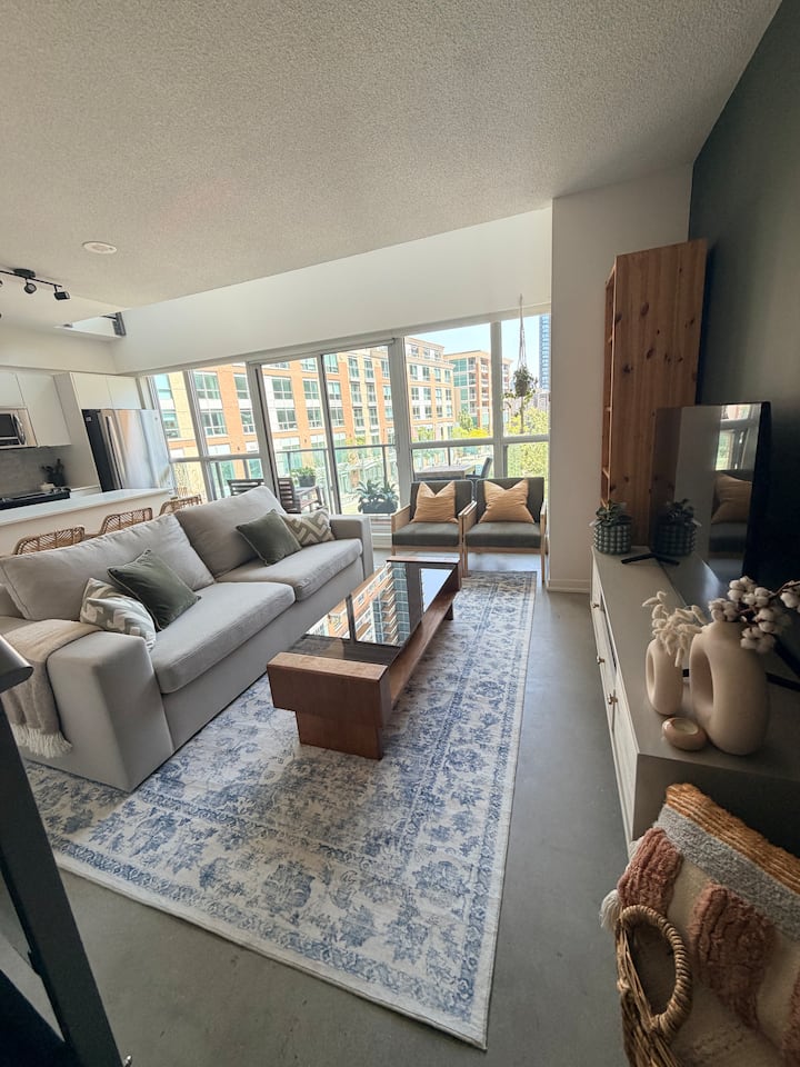 New - Liberty Village 2-storey Loft With Parking - Toronto, ON