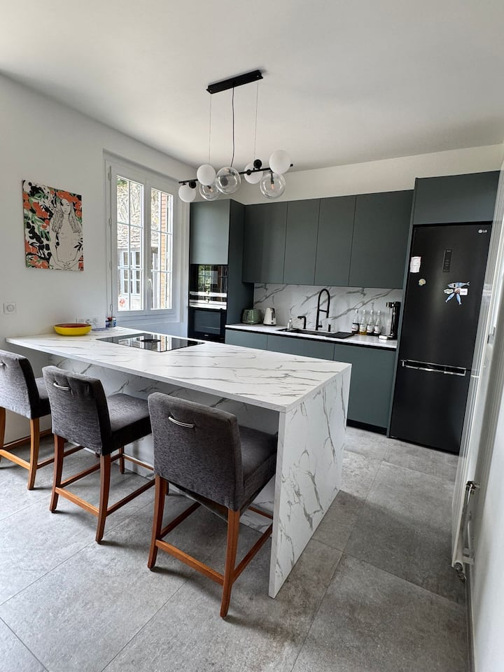 Maison Rénovée, Confortable Et Tout éQuipée - Givors