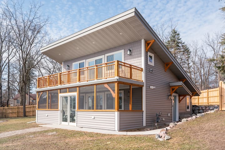 Steps To Lake Como! Intimate Getaway Lake Geneva! - Lake Geneva