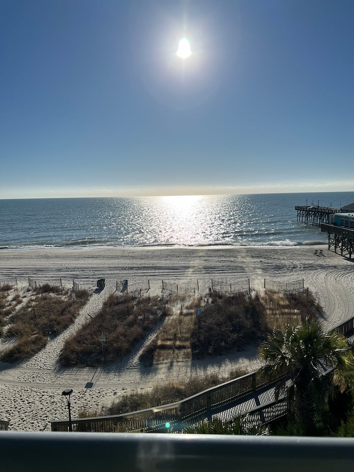 Deluxe Oceanfront Suite With Stunning Views. - Myrtle Beach, SC