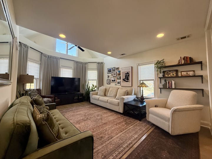 Serene Second-floor Ocean Grove Retreat - Belmar, NJ