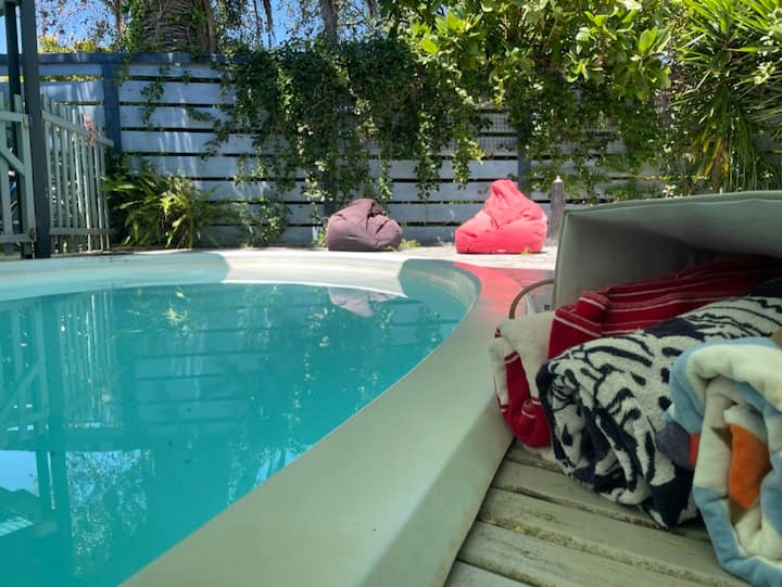 Wild On Wallis – Surf Crew Hq - Raglan