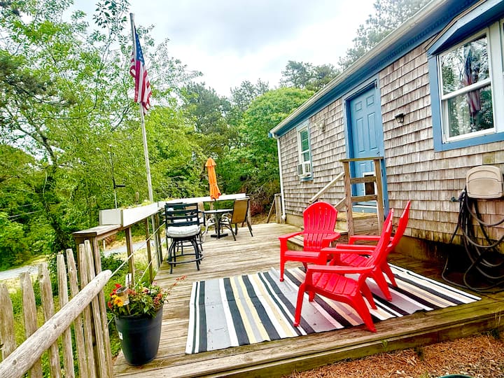 2 Miles To Either Bayside Or Ocean Side Beaches - North Truro