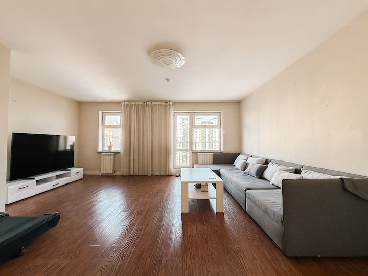 Central 10th Flr | Bathtub + 75" Tv (Treadmill Na) - Mongolia