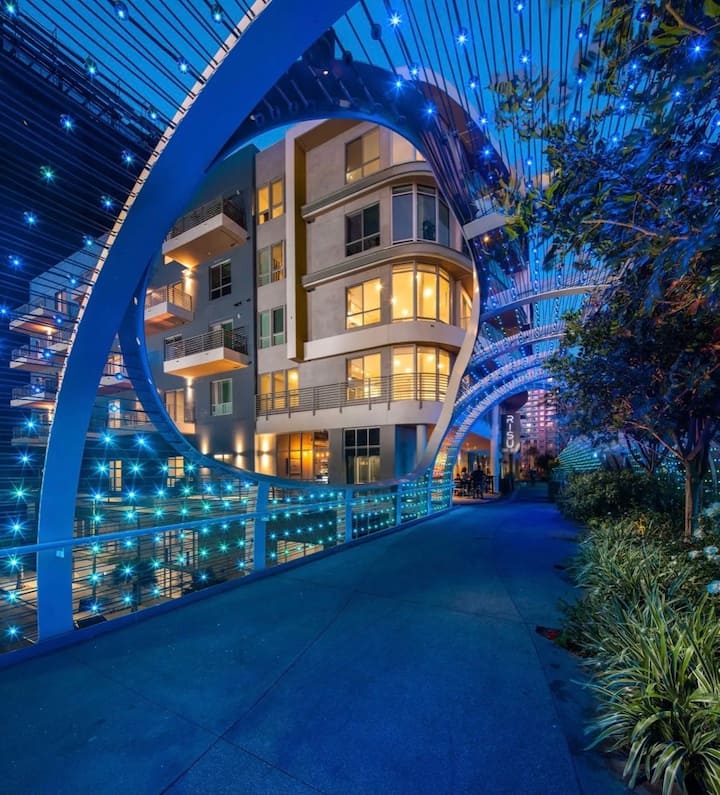 Luxury Long Beach Hub. Living At The Center - Long Beach, CA